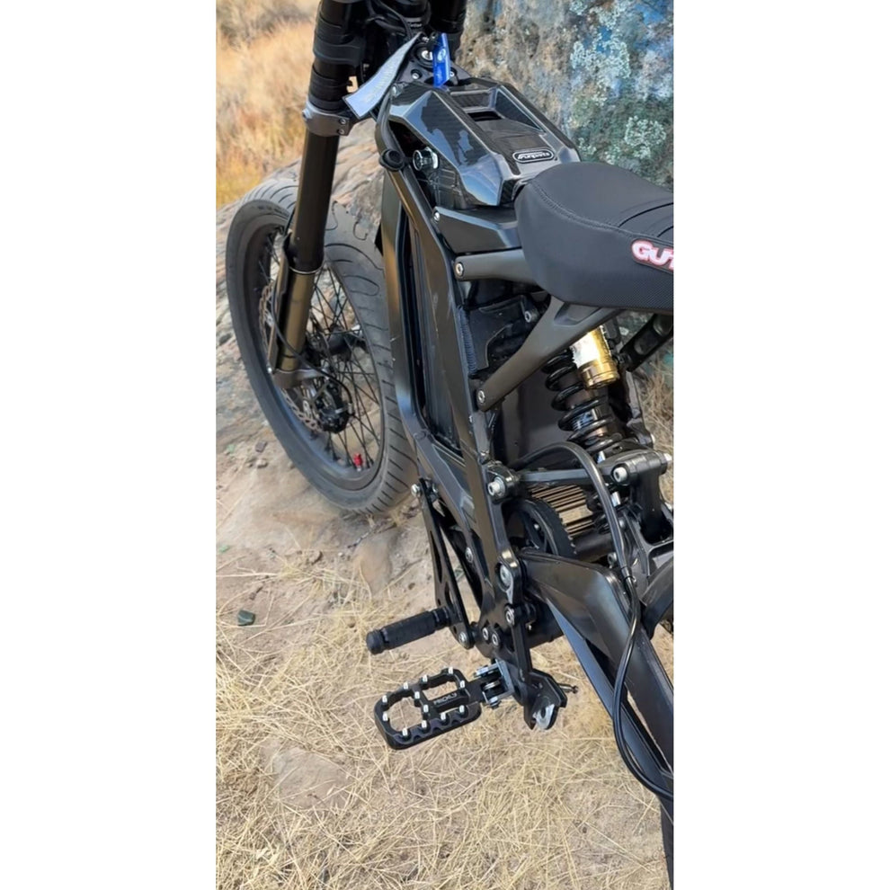 FOOT LOCK | Howling Moto